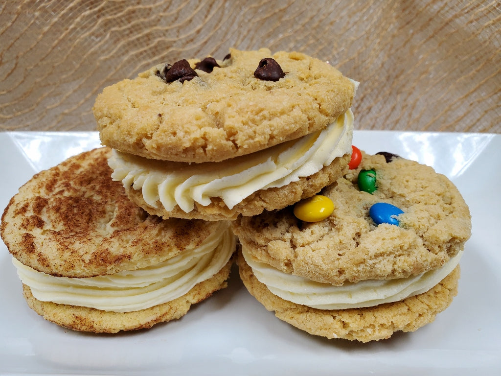 Cookie N Cream Sandwiches – Blondie's Cookies, Inc.
